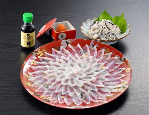 【楽天市場】「関とら本店」 とらふく刺身セット とらふぐ刺身120g、とらふぐ皮60g、ふくポン酢100ml、もみじおろし10g×4