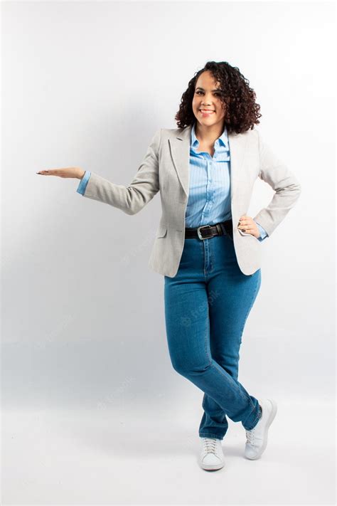 Premium Photo Curvy Latina Model With Curly Style Hair Wearing