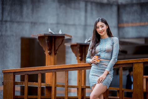 852555 4k Brown Haired Smile Dress Rare Gallery Hd Wallpapers