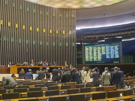 Congresso aprova Orçamento de 2023 Bolsa Família de R 600 e