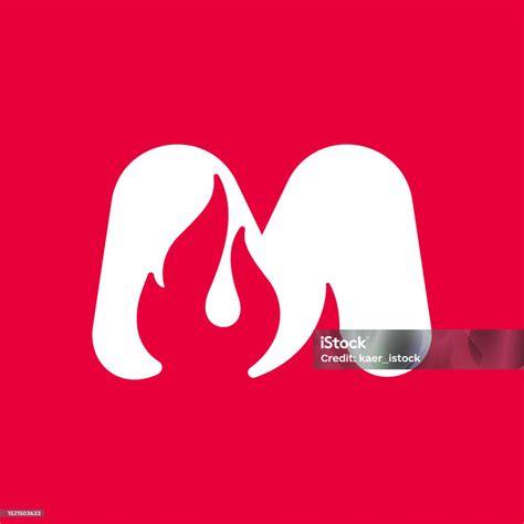 불 불꽃을 가진 M 편지 로고 네거티브 공간 빈티지 아이콘입니다 불타는 빠른 속도 엠블럼 0에 대한 스톡 벡터 아트 및 기타