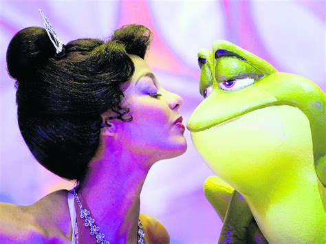 Disney Prince And Princess Kissing