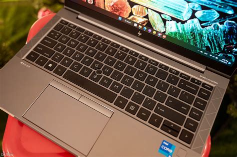 HP Zbook Firefly 14 G8 chiếc máy trạm di động nhỏ gọn rất đáng xài