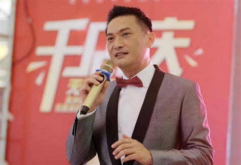 55岁陈锦鸿北上发展，患病儿子9岁才能独自上厕所，曾为对方息影杜雯惠观众造人