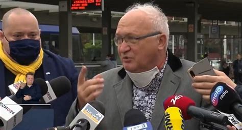 Prof Simon Zmienił Zdanie Nt Zagrożenia Koronawirusem