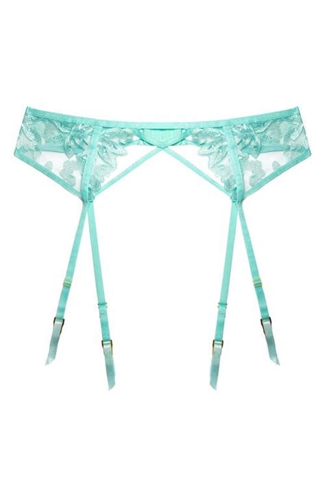 Eva Garter Belt Editorialist