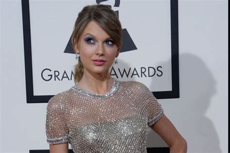Taylor Swift Dances Head Bangs Her Way Through The Grammy Awards