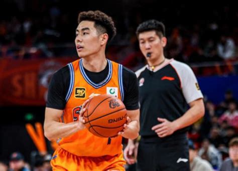 防守尖兵！李添荣全场8投3中，三分5中3，得到9分2篮板1助攻