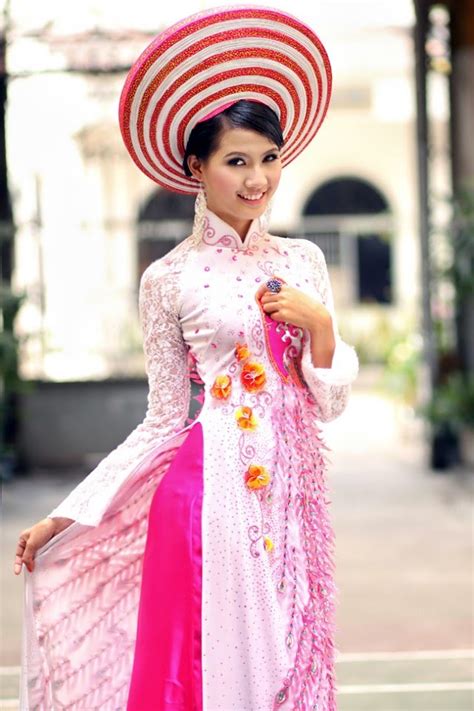 Phan Thi Mo Miss Vietnam Earth 2011 18 Pics Justglamgirls