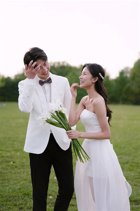 老公选的森系草坪婚纱照，浪漫到心里～遇见yujian 站酷zcool