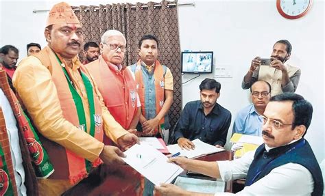 Jharkhand Elections Bjp And Ajsu Gear Up For Friendly Contest
