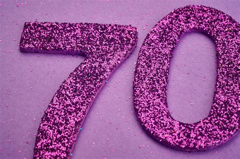 「古希」とは何歳？意味や由来・祝い方と喜ばれるプレゼントも Trans Biz