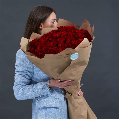 МОНОБУКЕТ “НИНА” ярко-красная бархатная роза 60 см - Bottega Flowers ...