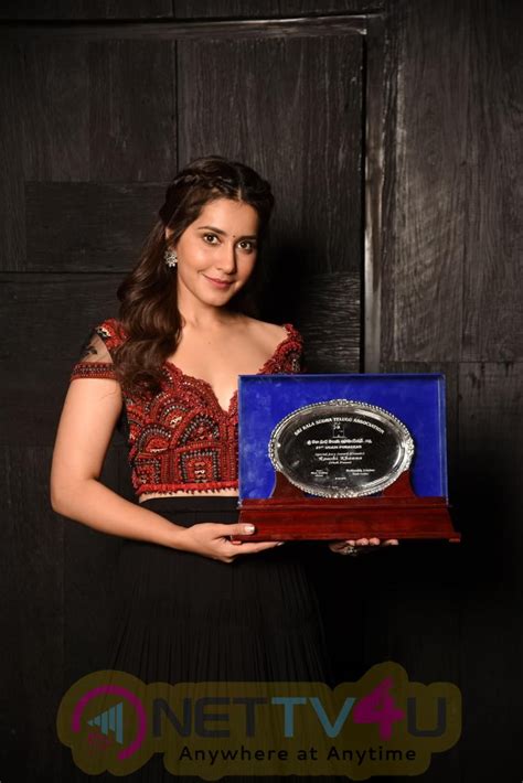 Actress Raashi Khanna Cute Pics 614823 Galleries And Hd Images