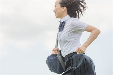 現役女子中高生に聞いた「将来の夢」 3位 医者、2位 看護師、1位は？ All About ニュース