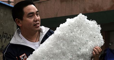 대형 얼음우박 구경하세요