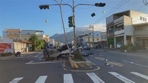 墾丁酒駕飆撞分隔島「車身斷兩截」 2人拋飛1死1命危
