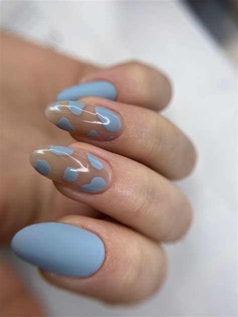 Нежно голубые ногти Nails Beauty