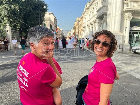 Londa Pride Travolge Reggio Calabria Il Corso Garibaldi Si Colora Di