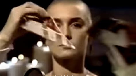 El Día Que Sinéad Oconnor Dejó A Todos Sin Palabras Rompiendo Una Foto