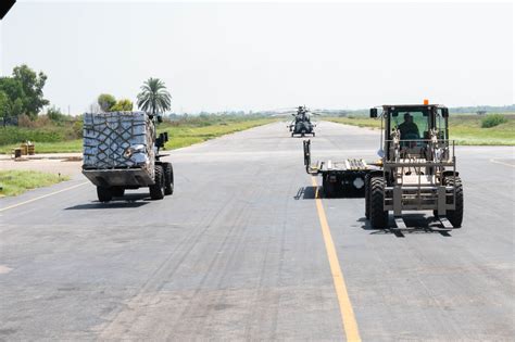 U S Delivers Aid To Pakistan