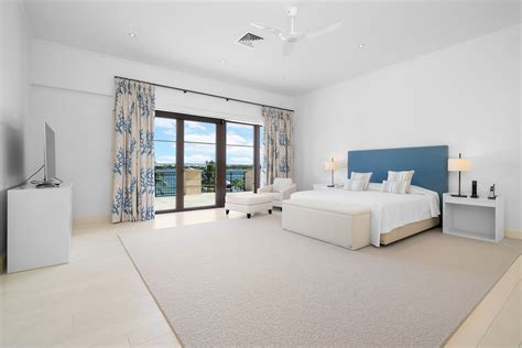 Lori Suarez Presents A Wonderful Waterfront Estate In Bahamas Haute