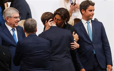 Amélie Oudéa Castéra I Emmanuel Macron Pocałunek Który Wywołał Burzę