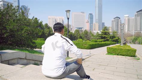 坐姿背影摄影图片 坐姿背影摄影作品 千库网