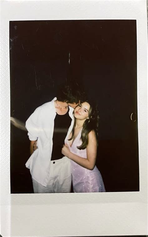 Pin By Tiwarishivu On Couples Selfies Poloroid Pictures Cute Couple