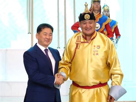 Дархан аварга МУГТ Г Өсөхбаярт Хөдөлмөрийн баатар цол хүртээлээ Isee Mn