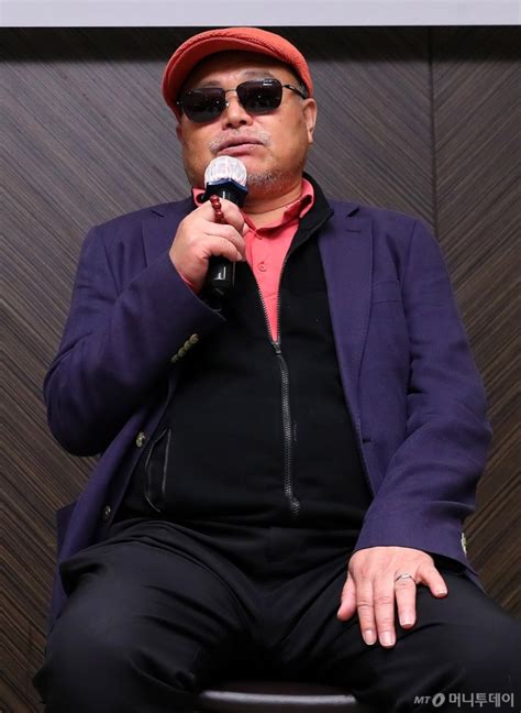 김흥국 박정희·육영수 영화 20년 전부터 준비노래·책도 낼 것 스타일m