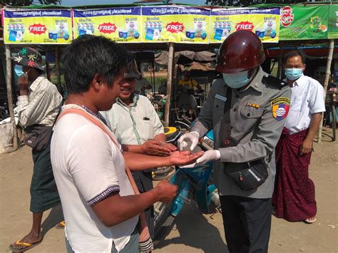 မြန်မာနိုင်ငံရဲတပ်ဖွဲ့နှင့် လူမှုရေးအသင်း အဖွဲ့ဝင်များက နှာခေါင်းစည