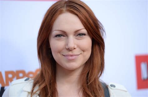 Laura Prepon Arrested Development Season 4 Premiere 14 Gotceleb