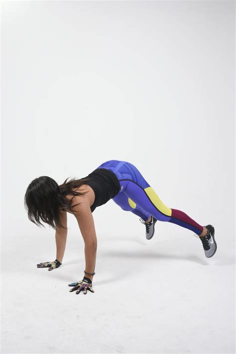 有关fitnessmotivation 个人健身 伯比 体力活动 俯卧撑 健康 健康与保健 健康生活 健身 健身爱好者