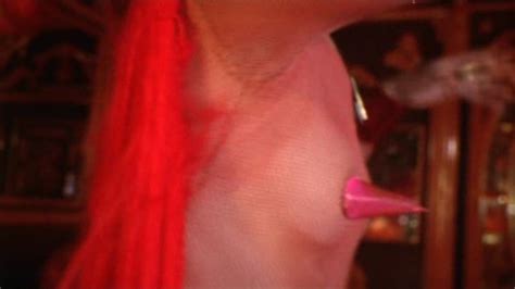 Ly Lestrong Desnuda En The Nude Vampire