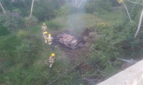 Veículo Pega Fogo Após Saída Da Pista E Condutor Morre Carbonizado O