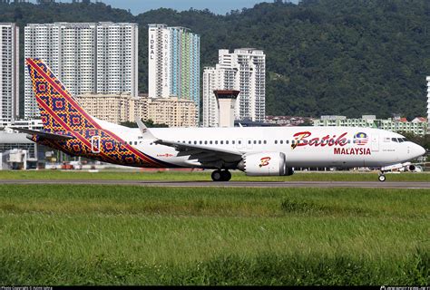 9M LRF Batik Air Malaysia Boeing 737 8 MAX Photo By Azimi Iahra ID