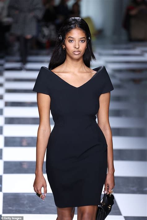 Kobe Bryants Eldest Daughter Natalia 20 Makes Runway Debut During