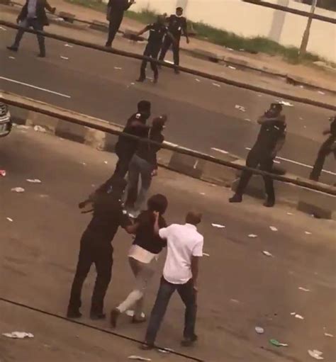 Moment Police Officers Beat Up Female Protesters In Lagos Video