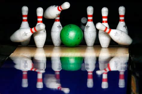 Basics Of Candlepin Vs Tenpin Bowling The Boston Globe