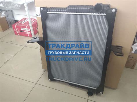 Радиатор Рено Мидлум двигатель DXi7 710x549x48 мм c рамкой SK-7240056 ...