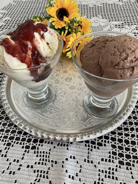 ΠΑΓΩΤΟ ΒΑΝΙΛΙΑ ΚΑΙ ΚΑΚΑΟ ΜΕ ΤΥΡΙ ΚΡΕΜΑ Φοβερό σπιτικό παγωτό γευστικότατο και απολαύστικο