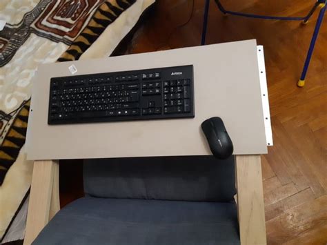 Подставка столик на кресло