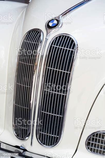 살 바흐힌 터 글 렘 오스트리아 서 년 1963 올 즈 모빌 베테랑에서 빈티지 자동차 Bmw 3200 S 0명에 대한 스톡 사진