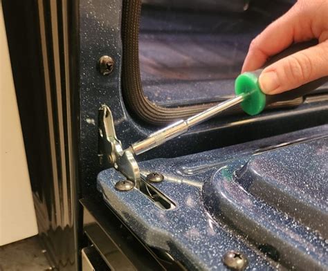 Oven Door Hinge Stuck Easy Fix