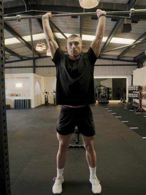 How To Perform An Overhead Press From A Rig Or Rack