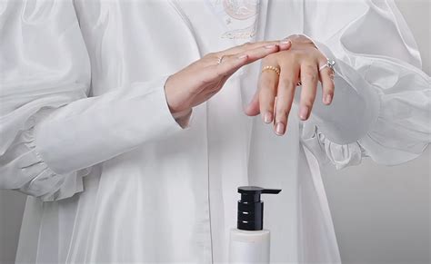 Cara Pakai Body Lotion Yang Benar Jangan Sampai Salah Buttonscarves