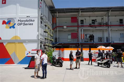 Kesibukan Di Paddock Jelang MotoGP Mandalika Foto 8 1917069