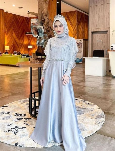 Pin Oleh Pengepin Di Womens Fashion Pengiring Pengantin Gaun Pesta