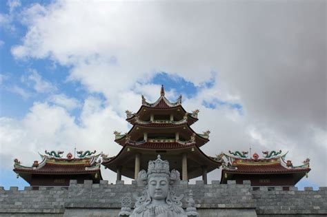 Vihara Patung Seribu Tanjung Pinang